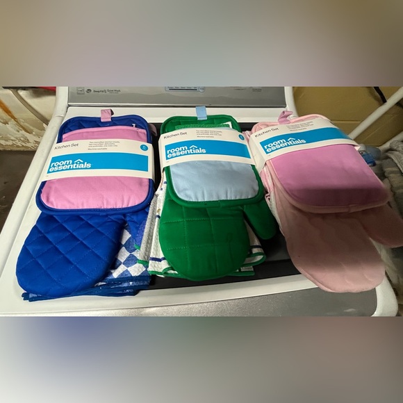 Room Essentials | Kitchen | Room Essentials Kitchen Set Blue And Pink ...